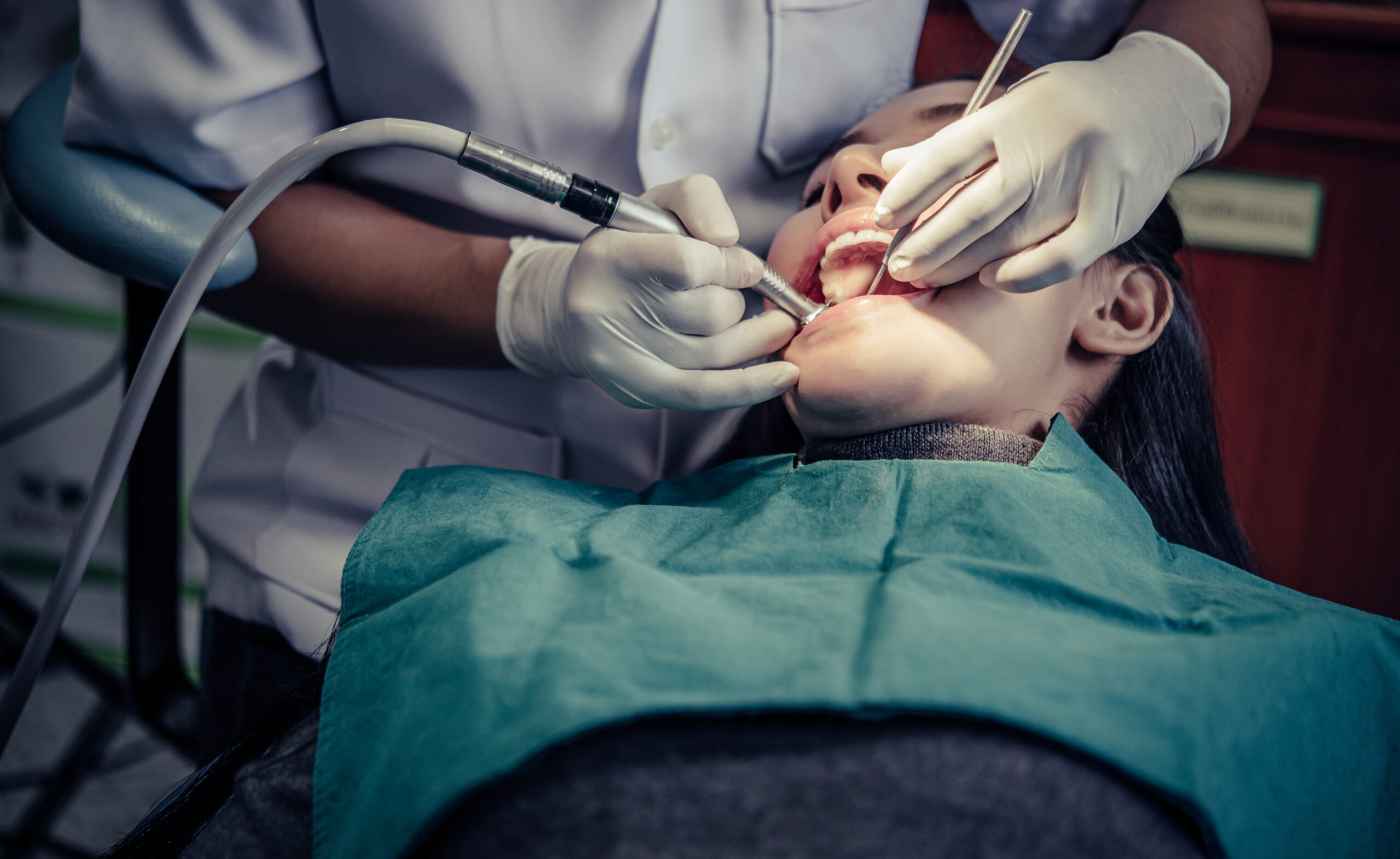 What Are the Signs of Infected or Impacted Wisdom Teeth?
